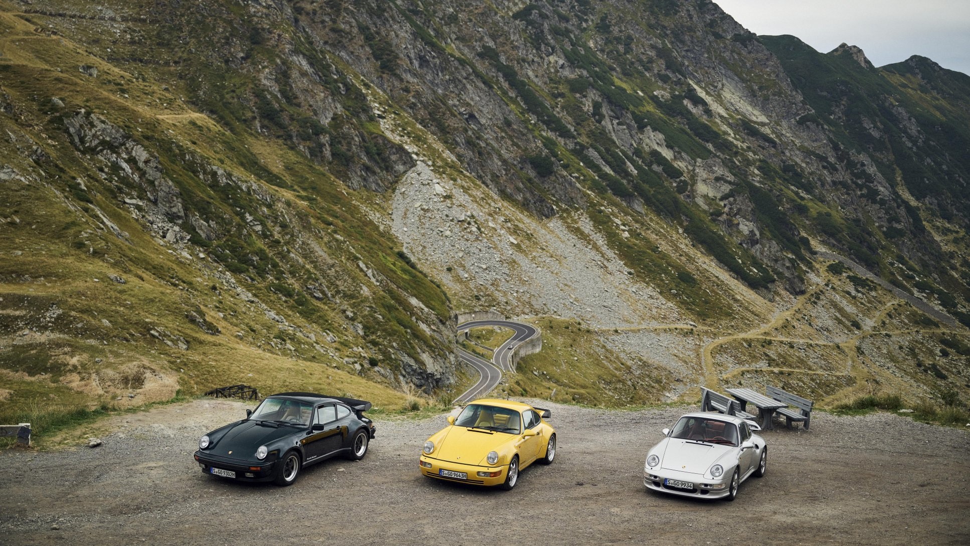 Duo jubileja: S Porsche Turbo modelima na možda najboljoj cesti za ...